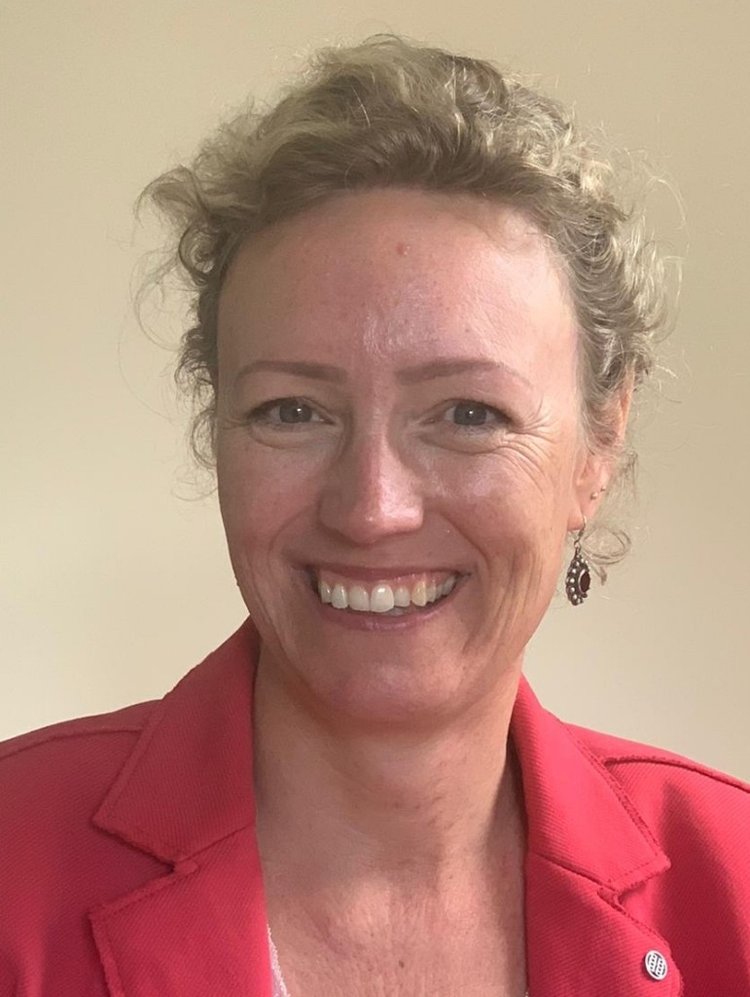 Alumni in the spotlight | Annemarie Mulder (PA'99) | Alumni website ...