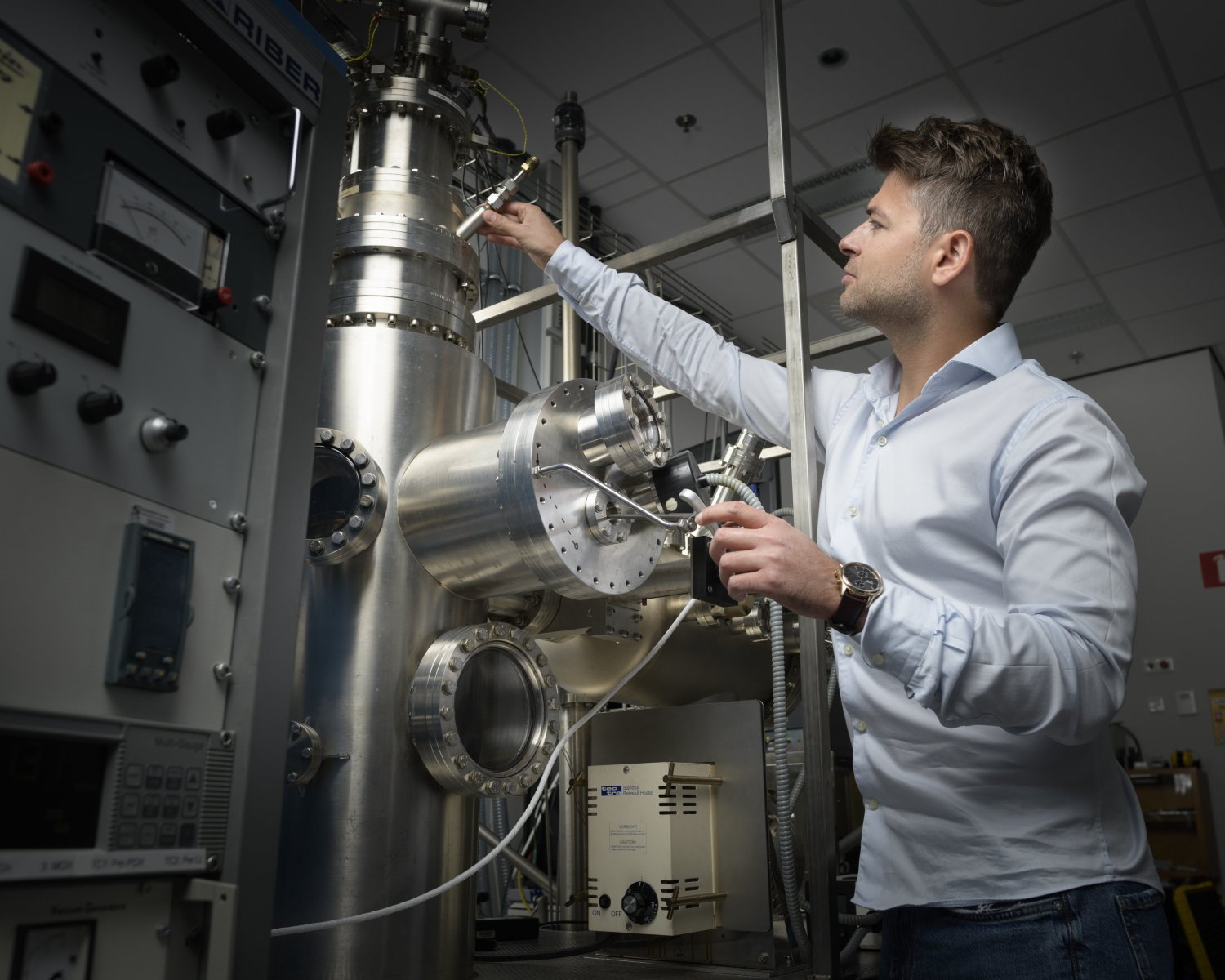 New material paves the way for more efficient electronics