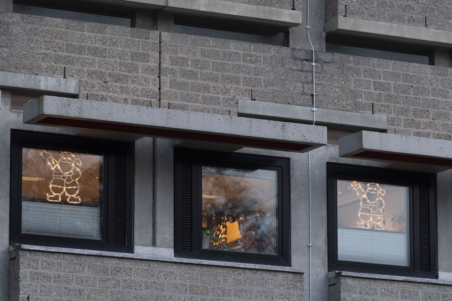 Building ventilation, COVID-19 and cold weather