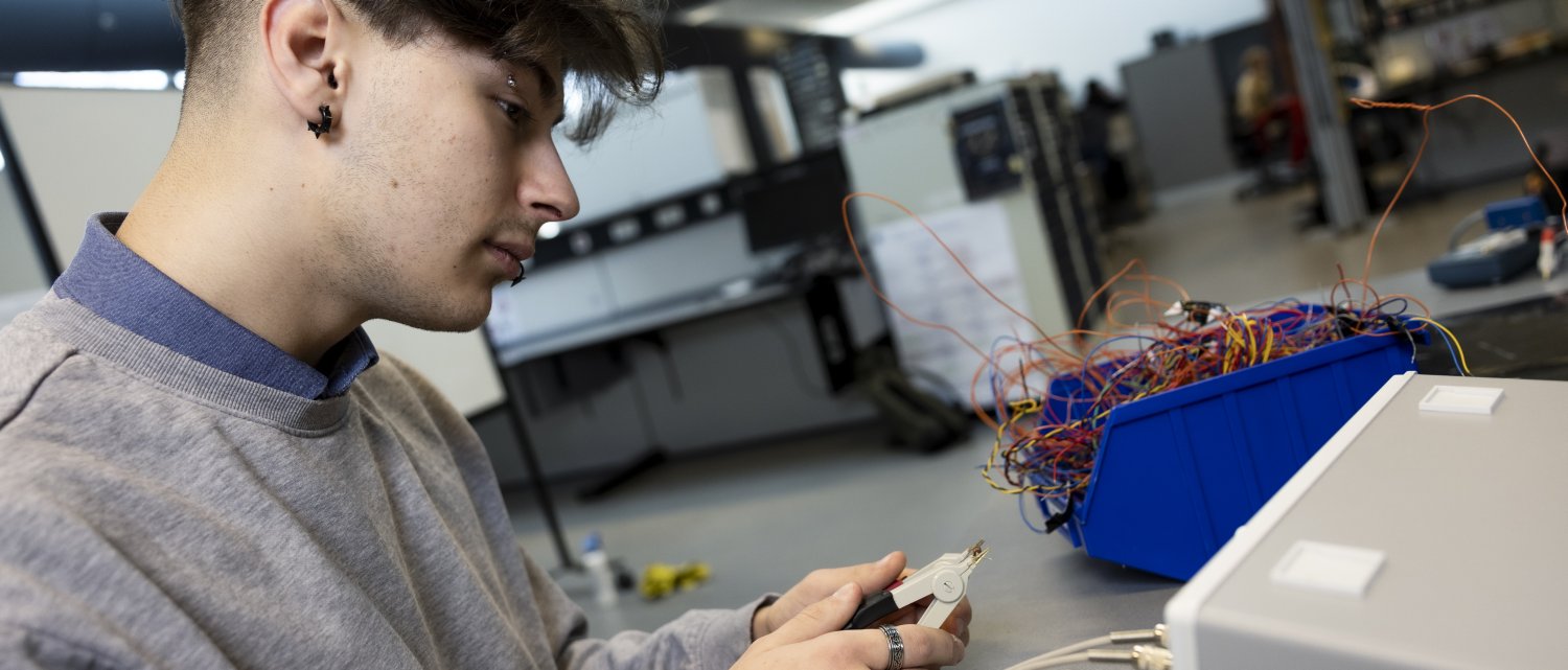 Admission requirements | BSc Electrical Engineering