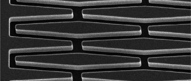 Gas chromatography in a pillar column silicon chip