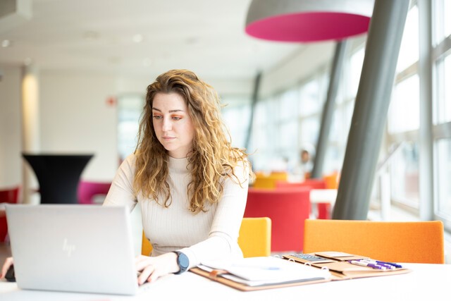 TimeEdit: a new system to check your timetable and book project rooms